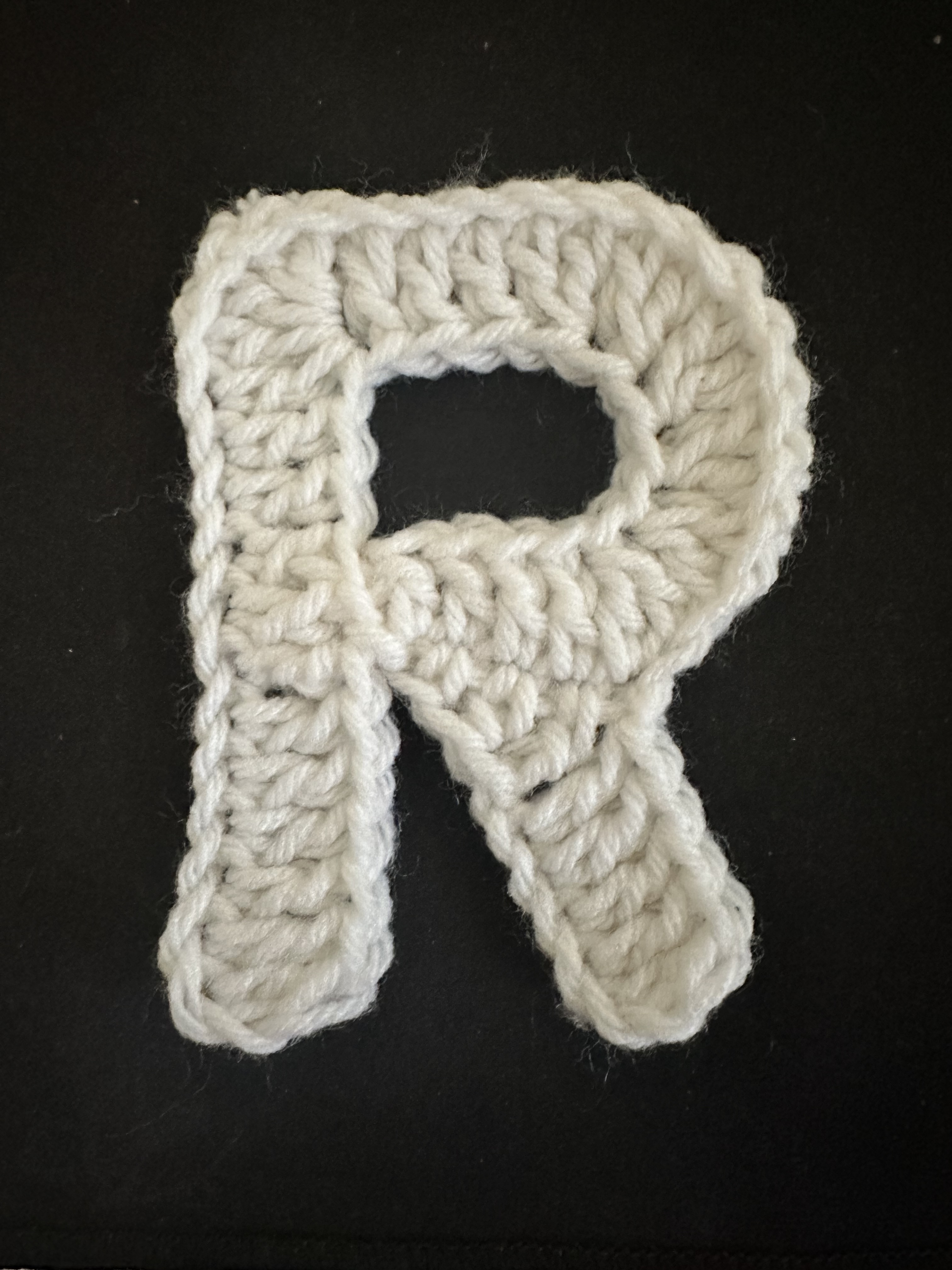 Crochet Letter R | KreativYarn